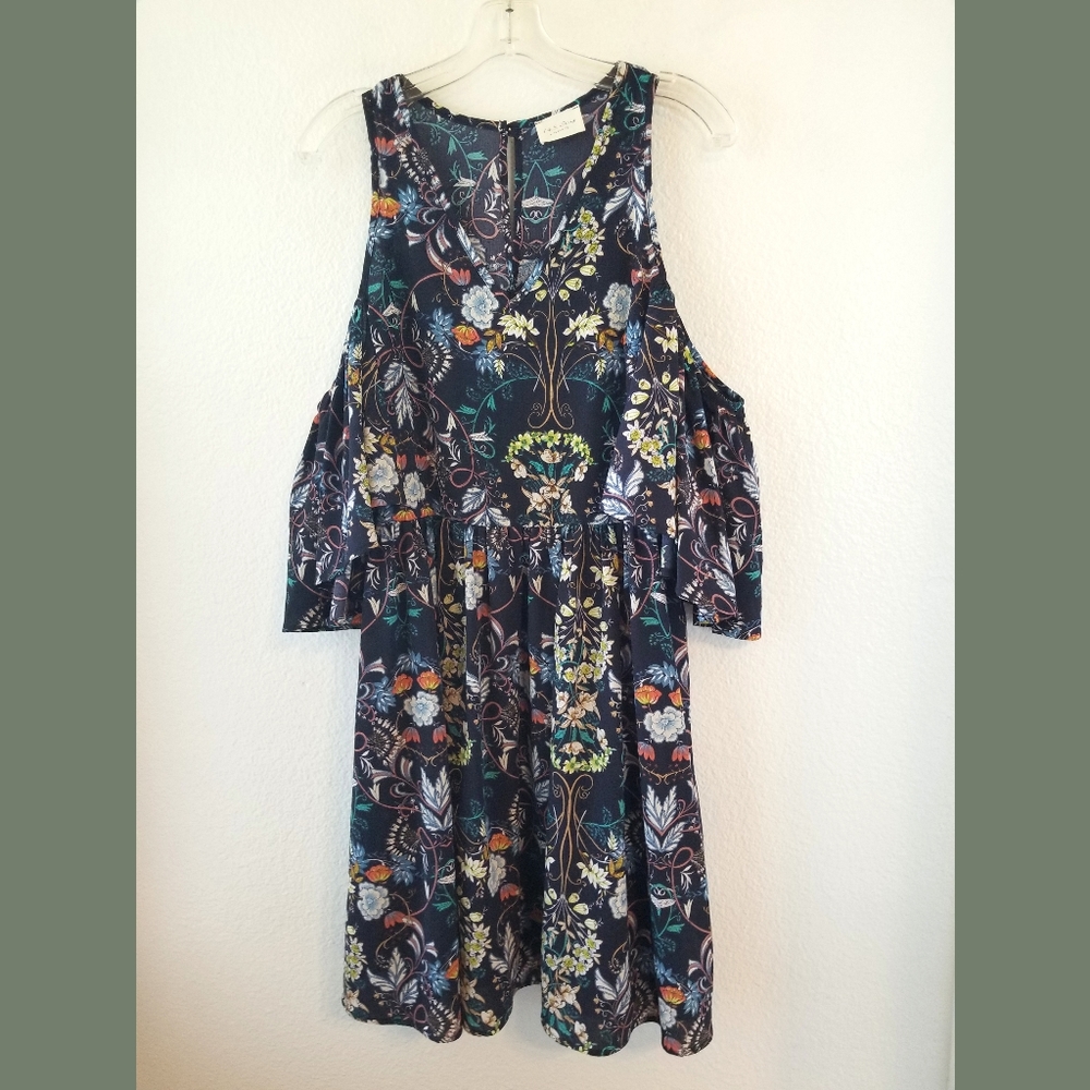 143 Story Line Up Floral Cold Shoulder Dress Small - Gem